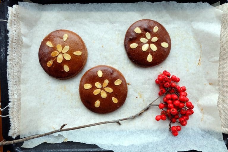 Traditional Lebkuchen recipe - The Bread She Bakes